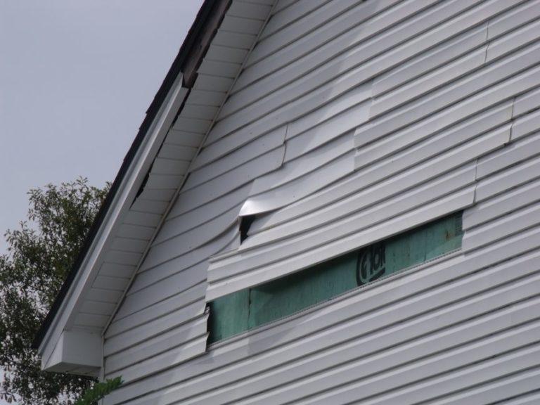 3 Types of Wind Damage | Royalty Roofing